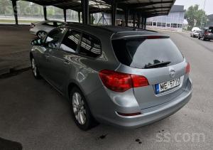Grey Opel Astra 2012 in Riga, with an engine capacity of 1.70 L and mileage of 280 thousand km for 2500 €, photo 10 on AUTOMOTO.COM.LV
