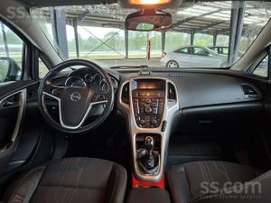 Grey Opel Astra 2012 in Riga, with an engine capacity of 1.70 L and mileage of 280 thousand km for 2500 €, photo 15 on AUTOMOTO.COM.LV