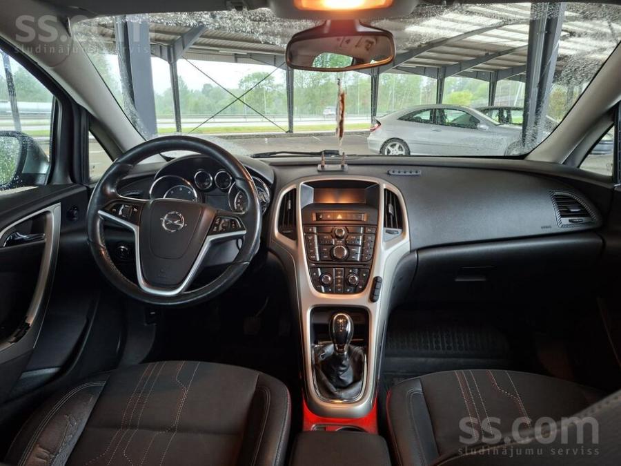 Grey Opel Astra 2012 in Riga, with an engine capacity of 1.70 L and mileage of 280 thousand km for 2500 €, photo 15 on AUTOMOTO.COM.LV
