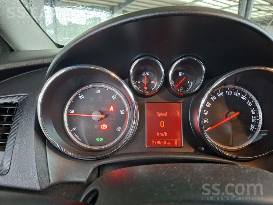 Grey Opel Astra 2012 in Riga, with an engine capacity of 1.70 L and mileage of 280 thousand km for 2500 €, photo 17 on AUTOMOTO.COM.LV