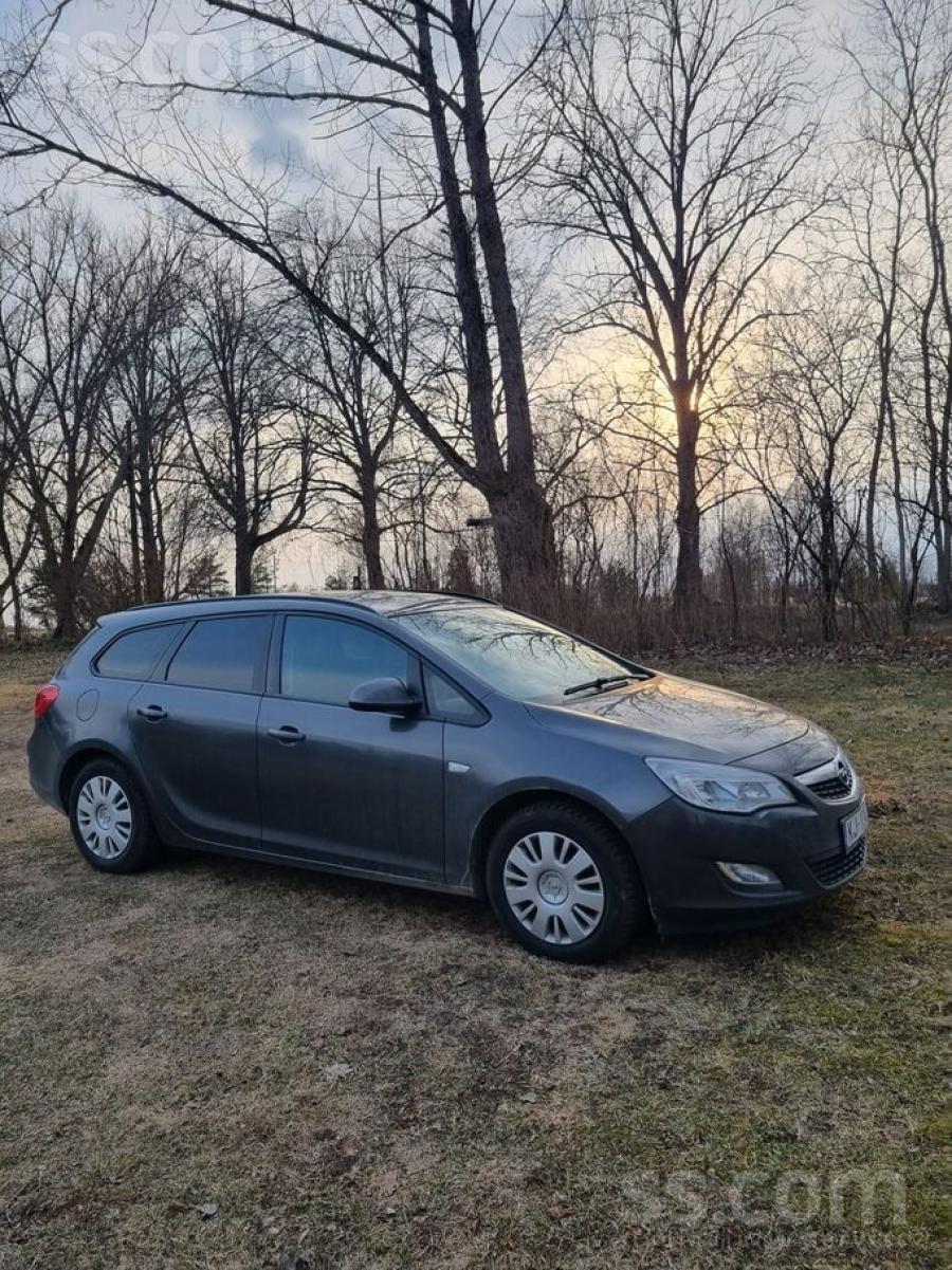 Pelēks Opel Astra 2012 Rīga, ar dzinēja tilpumu 1.70 L un nobraukumu 300 tūkst. km par 3200 €, foto 4 vietnē AUTOMOTO.COM.LV