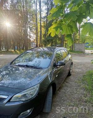 Pelēks Opel Astra 2012 Daugavpils, ar dzinēja tilpumu 1.60 L un nobraukumu 310 tūkst. km par 4700 €, foto  vietnē AUTOMOTO.COM.LV