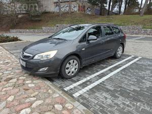 Grey Opel Astra 2012 in Ventspils, with an engine capacity of 1.70 L and mileage of 214 thousand km for 1600 €, photo  on AUTOMOTO.COM.LV
