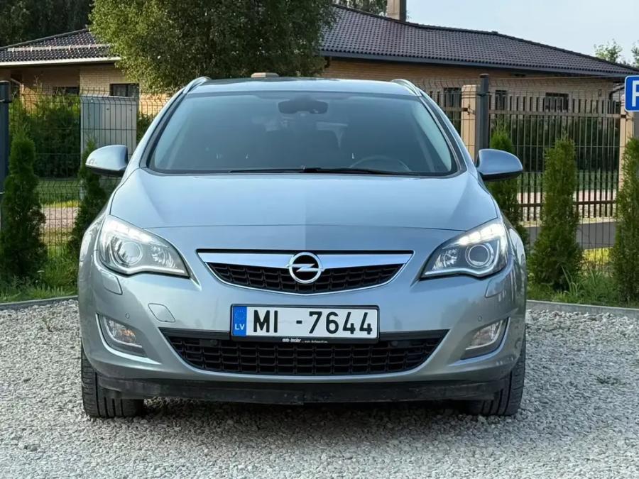 Pelēks Opel Astra 2012 Jelgava, ar dzinēja tilpumu 2.00 L un nobraukumu 277 tūkst. km par 5150 €, foto 3 vietnē AUTOMOTO.COM.LV