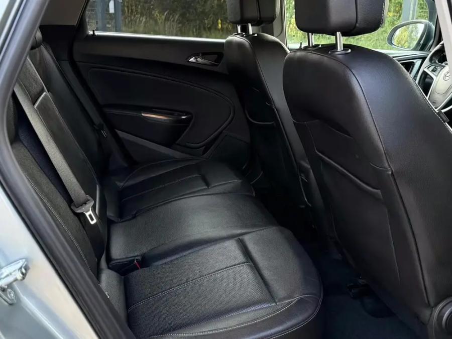 Pelēks Opel Astra 2012 Jelgava, ar dzinēja tilpumu 2.00 L un nobraukumu 277 tūkst. km par 5150 €, foto 11 vietnē AUTOMOTO.COM.LV