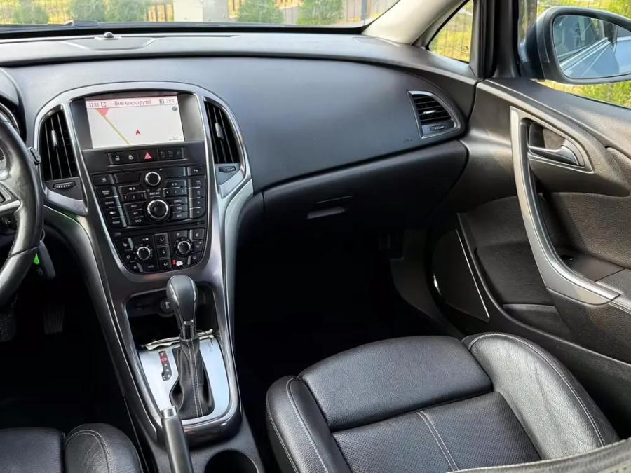 Pelēks Opel Astra 2012 Jelgava, ar dzinēja tilpumu 2.00 L un nobraukumu 277 tūkst. km par 5150 €, foto 13 vietnē AUTOMOTO.COM.LV
