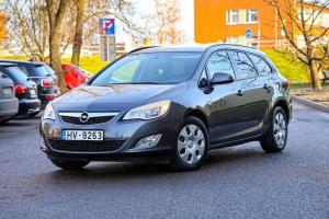 Grey Opel Astra 2012 in Jelgava, with an engine capacity of 1.40 L and mileage of 184 thousand km for 2990 €, photo  on AUTOMOTO.COM.LV