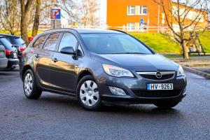 Grey Opel Astra 2012 in Jelgava, with an engine capacity of 1.40 L and mileage of 184 thousand km for 2990 €, photo 4 on AUTOMOTO.COM.LV