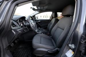 Grey Opel Astra 2012 in Jelgava, with an engine capacity of 1.40 L and mileage of 184 thousand km for 2990 €, photo 8 on AUTOMOTO.COM.LV