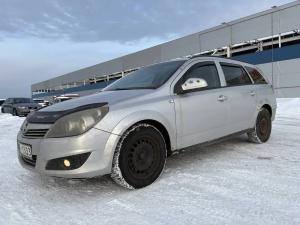 Pelēks Opel Astra 2012 Daugavpils, ar dzinēja tilpumu 1.60 L un nobraukumu 546 tūkst. km par 650 €, foto  vietnē AUTOMOTO.COM.LV