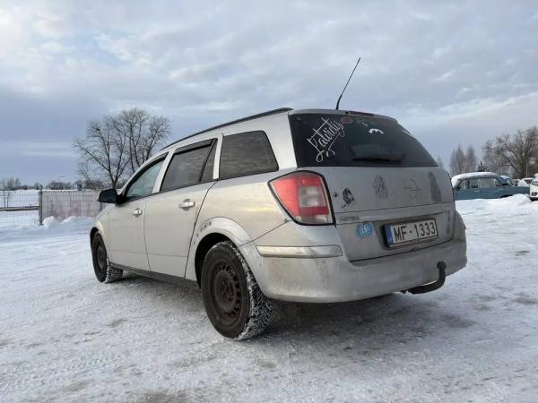 Pelēks Opel Astra 2012 Daugavpils, ar dzinēja tilpumu 1.60 L un nobraukumu 546 tūkst. km par 650 €, foto 3 vietnē AUTOMOTO.COM.LV
