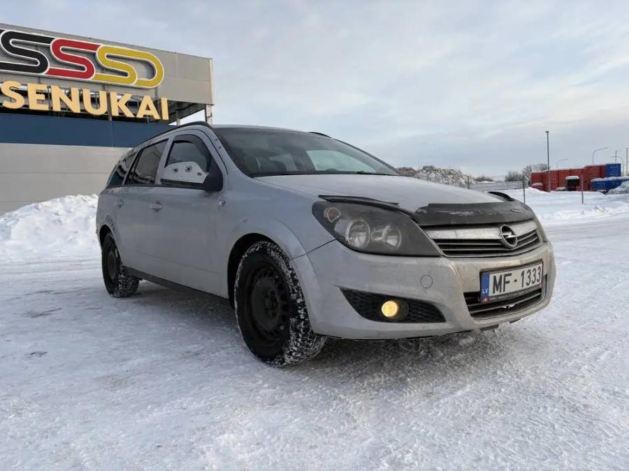 Pelēks Opel Astra 2012 Daugavpils, ar dzinēja tilpumu 1.60 L un nobraukumu 546 tūkst. km par 650 €, foto 8 vietnē AUTOMOTO.COM.LV