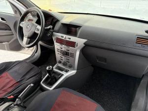 Pelēks Opel Astra 2012 Daugavpils, ar dzinēja tilpumu 1.60 L un nobraukumu 546 tūkst. km par 650 €, foto 21 vietnē AUTOMOTO.COM.LV