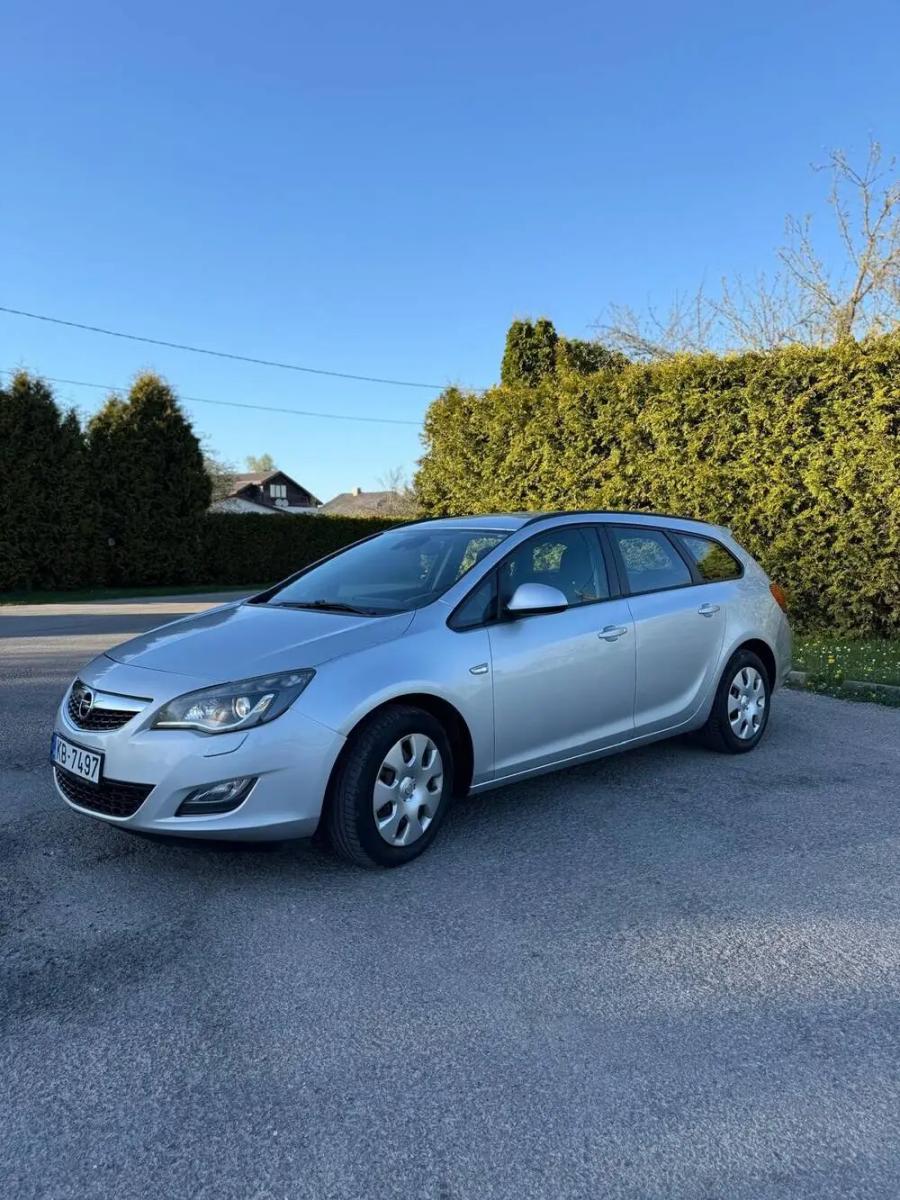 Pelēks Opel Astra 2012 Rīga, ar dzinēja tilpumu 1.70 L un nobraukumu 270 tūkst. km par 2900 €, foto 4 vietnē AUTOMOTO.COM.LV