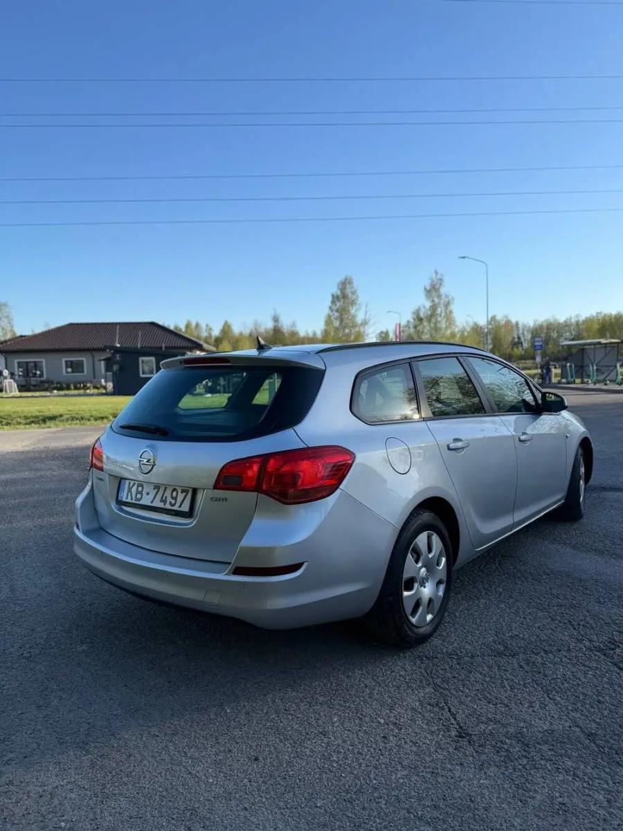 Pelēks Opel Astra 2012 Rīga, ar dzinēja tilpumu 1.70 L un nobraukumu 270 tūkst. km par 2900 €, foto 8 vietnē AUTOMOTO.COM.LV