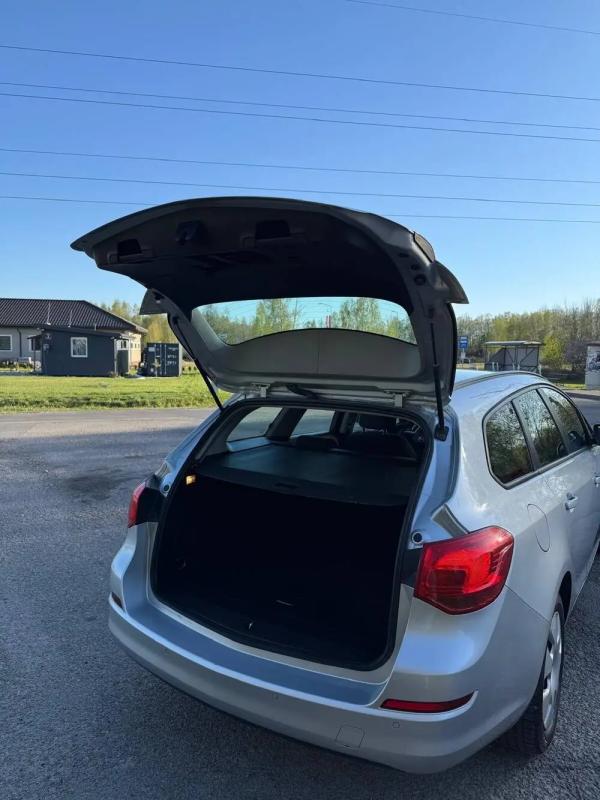 Pelēks Opel Astra 2012 Rīga, ar dzinēja tilpumu 1.70 L un nobraukumu 270 tūkst. km par 2900 €, foto 9 vietnē AUTOMOTO.COM.LV