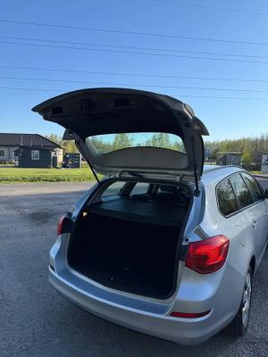 Pelēks Opel Astra 2012 Rīga, ar dzinēja tilpumu 1.70 L un nobraukumu 270 tūkst. km par 2900 €, foto 10 vietnē AUTOMOTO.COM.LV