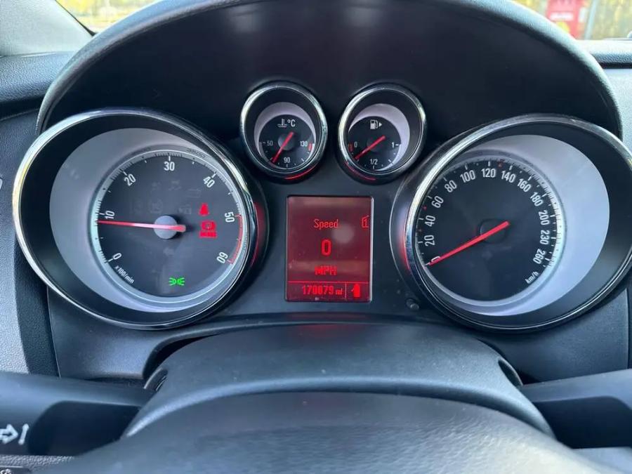 Pelēks Opel Astra 2012 Rīga, ar dzinēja tilpumu 1.70 L un nobraukumu 270 tūkst. km par 2900 €, foto 16 vietnē AUTOMOTO.COM.LV