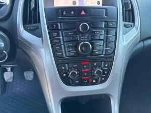Pelēks Opel Astra 2012 Rīga, ar dzinēja tilpumu 1.70 L un nobraukumu 270 tūkst. km par 2900 €, foto 17 vietnē AUTOMOTO.COM.LV