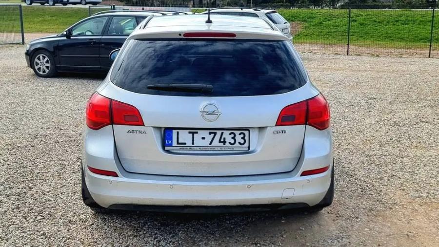 Pelēks Opel Astra 2012 Cēsis, ar dzinēja tilpumu 1.70 L un nobraukumu 428 tūkst. km par 1700 €, foto 6 vietnē AUTOMOTO.COM.LV