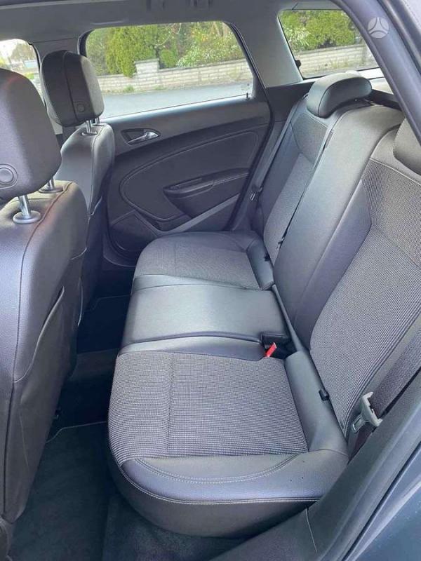 Grey Opel Astra 2012 in Klaipeda, with an engine capacity of 1.96 L and mileage of 285 thousand km for 2850 €, photo 6 on AUTOMOTO.COM.LV