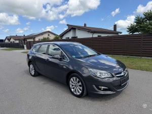 Grey Opel Astra 2012 in Klaipeda, with an engine capacity of 1.96 L and mileage of 320 thousand km for 2750 €, photo 4 on AUTOMOTO.COM.LV