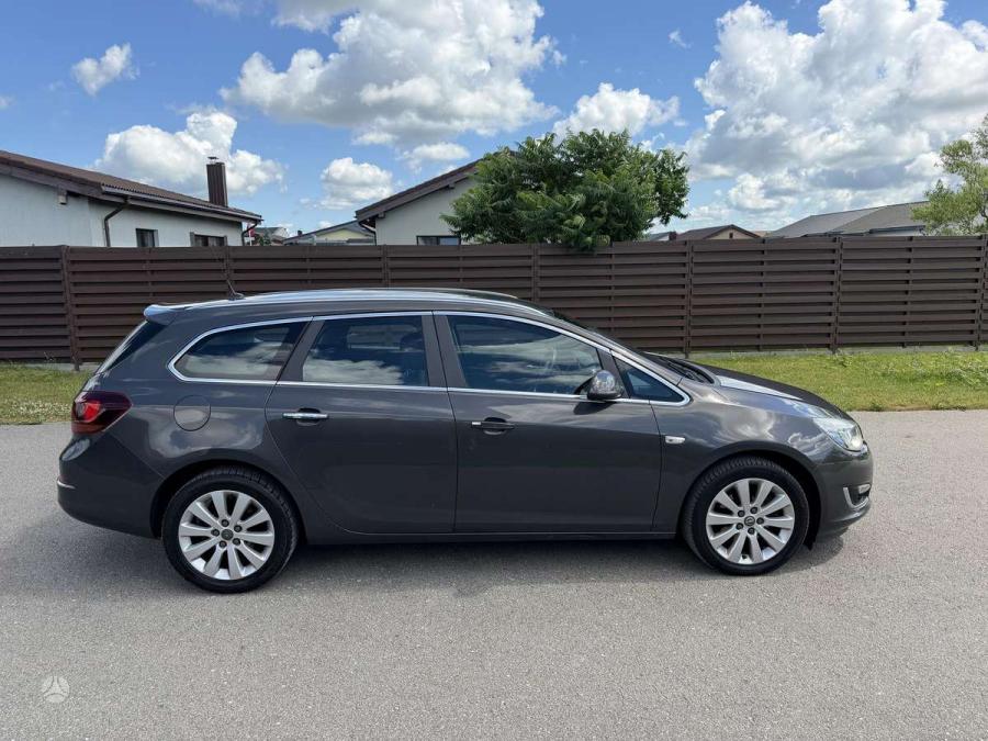 Grey Opel Astra 2012 in Klaipeda, with an engine capacity of 1.96 L and mileage of 320 thousand km for 2750 €, photo 5 on AUTOMOTO.COM.LV