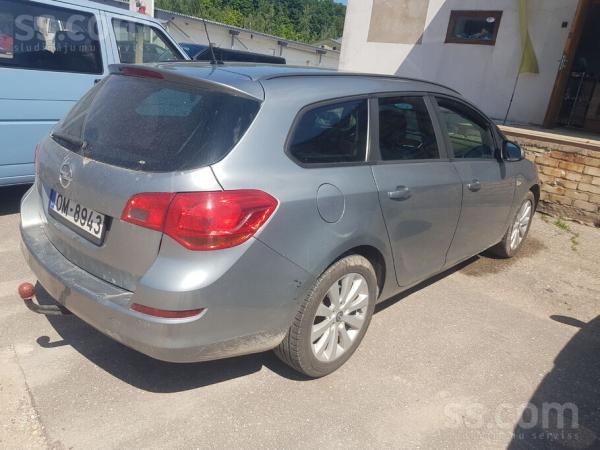 Pelēks Opel Astra 2012 Tukums, ar dzinēja tilpumu 1.70 L un nobraukumu 278 tūkst. km par 1650 €, foto 2 vietnē AUTOMOTO.COM.LV