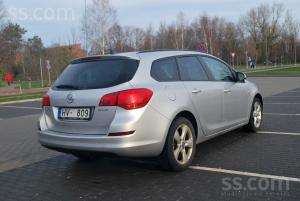 Grey Opel Astra 2012 in Liepaja, with an engine capacity of 1.70 L and mileage of 416 thousand km for 3000 €, photo 3 on AUTOMOTO.COM.LV