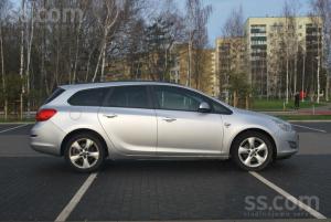 Grey Opel Astra 2012 in Liepaja, with an engine capacity of 1.70 L and mileage of 416 thousand km for 3000 €, photo 4 on AUTOMOTO.COM.LV