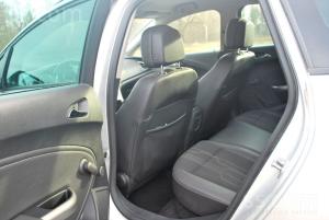 Grey Opel Astra 2012 in Liepaja, with an engine capacity of 1.70 L and mileage of 416 thousand km for 3000 €, photo 8 on AUTOMOTO.COM.LV