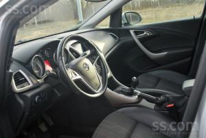 Grey Opel Astra 2012 in Liepaja, with an engine capacity of 1.70 L and mileage of 416 thousand km for 3000 €, photo 9 on AUTOMOTO.COM.LV
