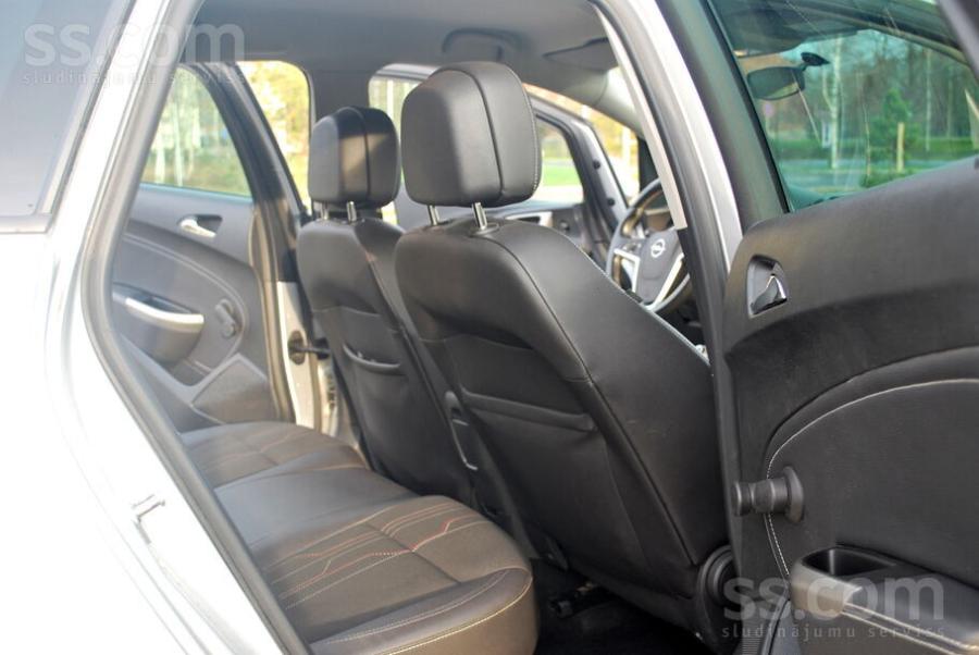 Grey Opel Astra 2012 in Liepaja, with an engine capacity of 1.70 L and mileage of 416 thousand km for 3000 €, photo 11 on AUTOMOTO.COM.LV