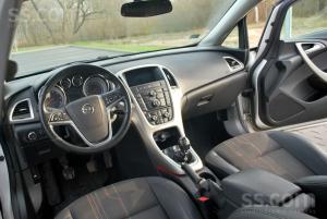 Grey Opel Astra 2012 in Liepaja, with an engine capacity of 1.70 L and mileage of 416 thousand km for 3000 €, photo 12 on AUTOMOTO.COM.LV