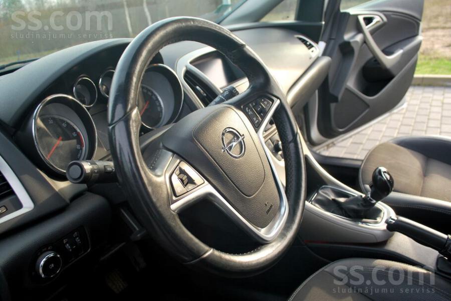 Grey Opel Astra 2012 in Liepaja, with an engine capacity of 1.70 L and mileage of 416 thousand km for 3000 €, photo 13 on AUTOMOTO.COM.LV