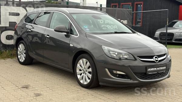 Grey Opel Astra 2012 in Liepaja, with an engine capacity of 1.40 L and mileage of 238 thousand km for 4250 €, photo 2 on AUTOMOTO.COM.LV