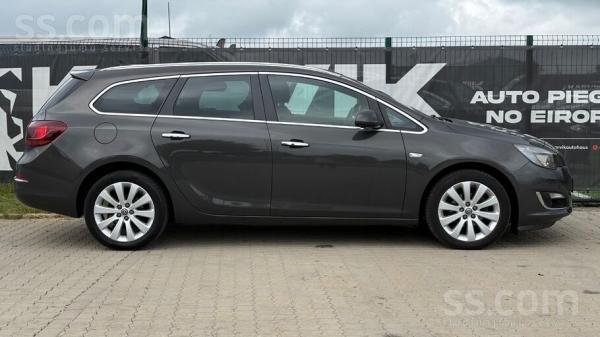 Grey Opel Astra 2012 in Liepaja, with an engine capacity of 1.40 L and mileage of 238 thousand km for 4250 €, photo 3 on AUTOMOTO.COM.LV