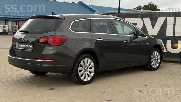 Grey Opel Astra 2012 in Liepaja, with an engine capacity of 1.40 L and mileage of 238 thousand km for 4250 €, photo 4 on AUTOMOTO.COM.LV