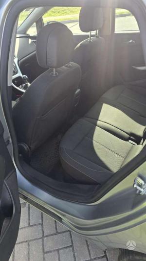 Pelēks Opel Astra 2012 Panevēža, ar dzinēja tilpumu 1.36 L un nobraukumu 183 tūkst. km par 2500 €, foto 17 vietnē AUTOMOTO.COM.LV