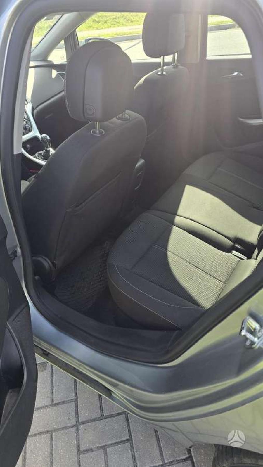 Pelēks Opel Astra 2012 Panevēža, ar dzinēja tilpumu 1.36 L un nobraukumu 183 tūkst. km par 2500 €, foto 17 vietnē AUTOMOTO.COM.LV