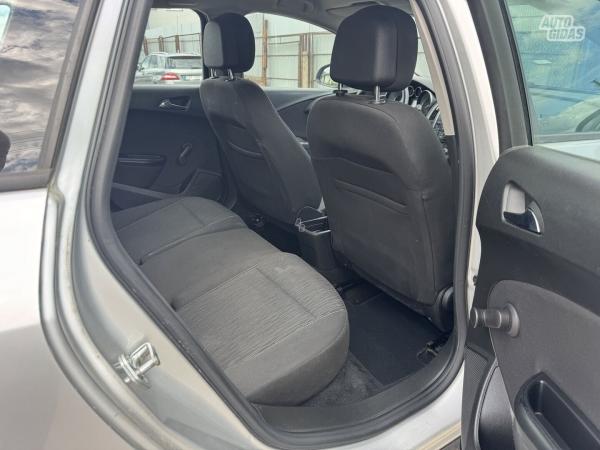 Pelēks Opel Astra 2012 Kauņa, ar dzinēja tilpumu 1.70 L un nobraukumu 258 tūkst. km par 2699 €, foto 7 vietnē AUTOMOTO.COM.LV