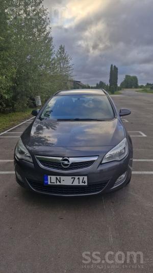 Pelēks Opel Astra 2012 Jēkabpils, ar dzinēja tilpumu 1.70 L un nobraukumu 298 tūkst. km par 3500 €, foto  vietnē AUTOMOTO.COM.LV