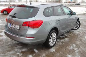 Pelēks Opel Astra 2012 Jēkabpils, ar dzinēja tilpumu 1.70 L un nobraukumu 235 tūkst. km par 5600 €, foto 3 vietnē AUTOMOTO.COM.LV