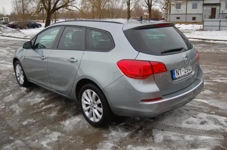 Pelēks Opel Astra 2012 Jēkabpils, ar dzinēja tilpumu 1.70 L un nobraukumu 235 tūkst. km par 5600 €, foto 12 vietnē AUTOMOTO.COM.LV