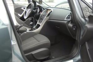 Pelēks Opel Astra 2012 Jēkabpils, ar dzinēja tilpumu 1.70 L un nobraukumu 235 tūkst. km par 5600 €, foto 14 vietnē AUTOMOTO.COM.LV