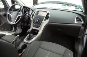 Pelēks Opel Astra 2012 Jēkabpils, ar dzinēja tilpumu 1.70 L un nobraukumu 235 tūkst. km par 5600 €, foto 15 vietnē AUTOMOTO.COM.LV