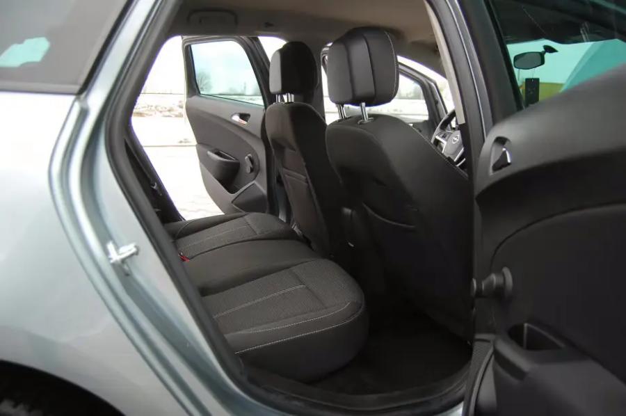 Pelēks Opel Astra 2012 Jēkabpils, ar dzinēja tilpumu 1.70 L un nobraukumu 235 tūkst. km par 5600 €, foto 16 vietnē AUTOMOTO.COM.LV