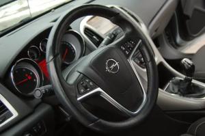Pelēks Opel Astra 2012 Jēkabpils, ar dzinēja tilpumu 1.70 L un nobraukumu 235 tūkst. km par 5600 €, foto 19 vietnē AUTOMOTO.COM.LV