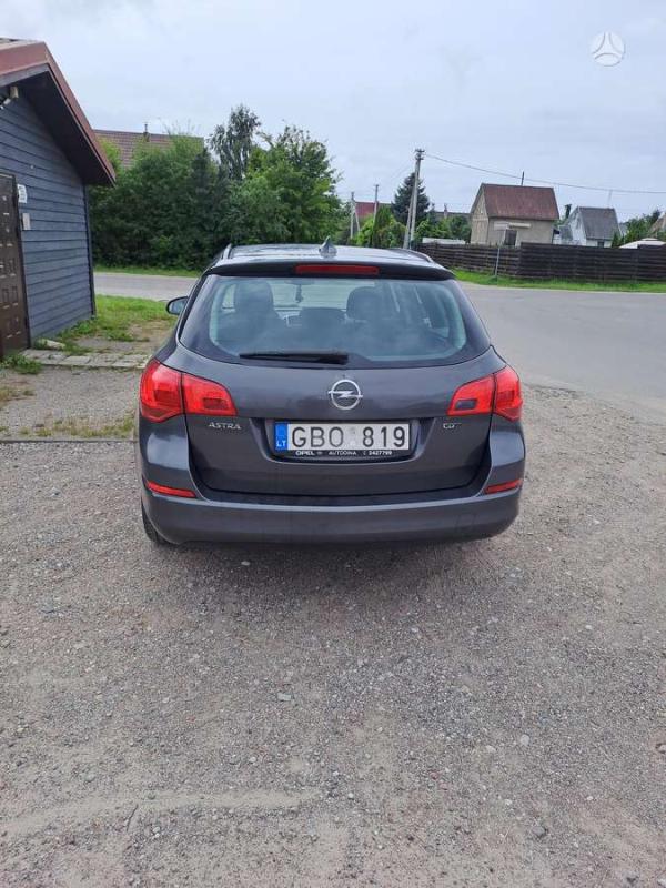 Pelēks Opel Astra 2012 Klaipėda, ar dzinēja tilpumu 1.70 L un nobraukumu 180 tūkst. km par 2900 €, foto 4 vietnē AUTOMOTO.COM.LV