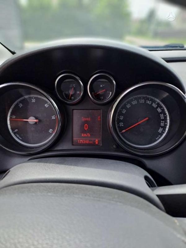 Pelēks Opel Astra 2012 Klaipėda, ar dzinēja tilpumu 1.70 L un nobraukumu 180 tūkst. km par 2900 €, foto 7 vietnē AUTOMOTO.COM.LV